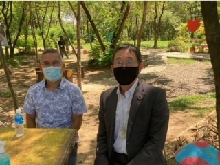 A visit to the Umapad Dumpsite by Consul General KAWASAKI | Consulate ...